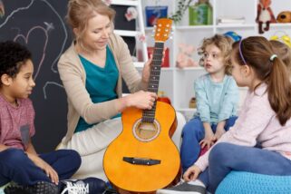 Divertidos JUEGOS MUSICALES para hacer con niños en clase